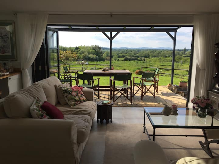 Delightful Cottage In Rural Gloucestershire - Tewkesbury