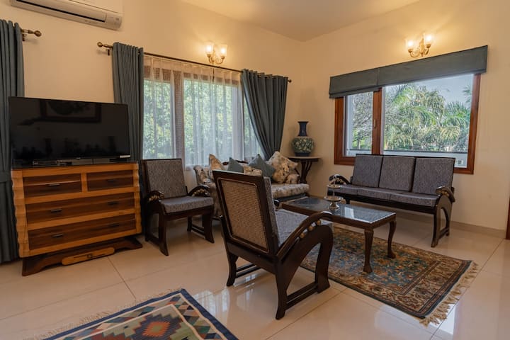 Executive Suite | Anchorage 42 - 