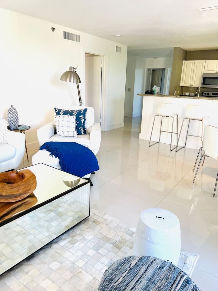 3/2 Cozy Modern Unit Aventura! - Aventura