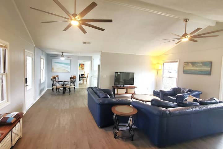 12 Ft Ceiling -Open Space-great For Extended Stays - Dothan