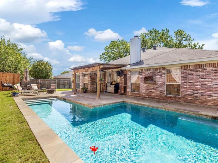 Cute 4 Bd Home W/pool And Garage - Burleson