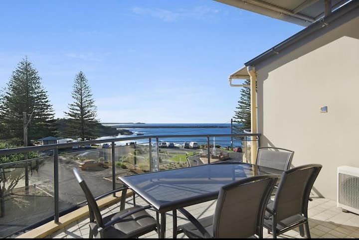 1 Bdrm Ocean View Top Floor Apt @ The Cove - Yamba