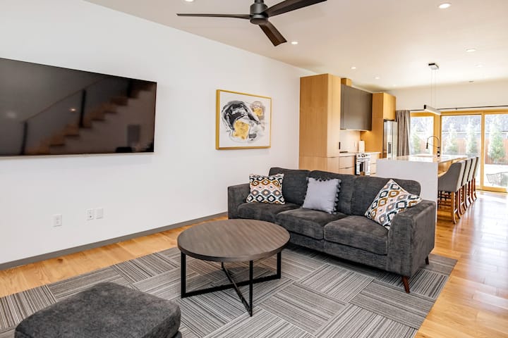 Modern Rh- Cntr Located -6 Min Walk To Momentary - Rogers, AR