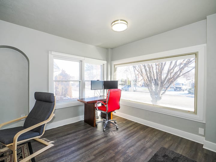 Charming Brick Home Central To Everything - University of Utah Hospital, Salt Lake City