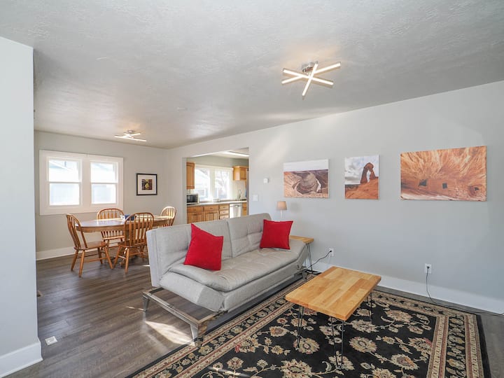 Charming Brick Home Central To Everything - Salt Lake City, UT