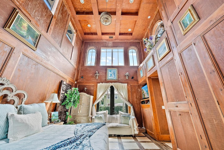 Luxury Pool Home By Ocean - Lake Worth, FL