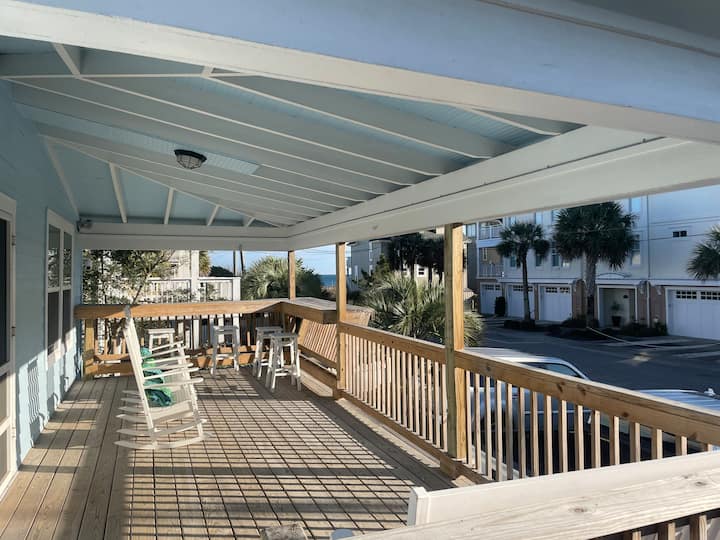 Renovated Oceanview Home 10 Seconds From Beach - Wilmington, NC