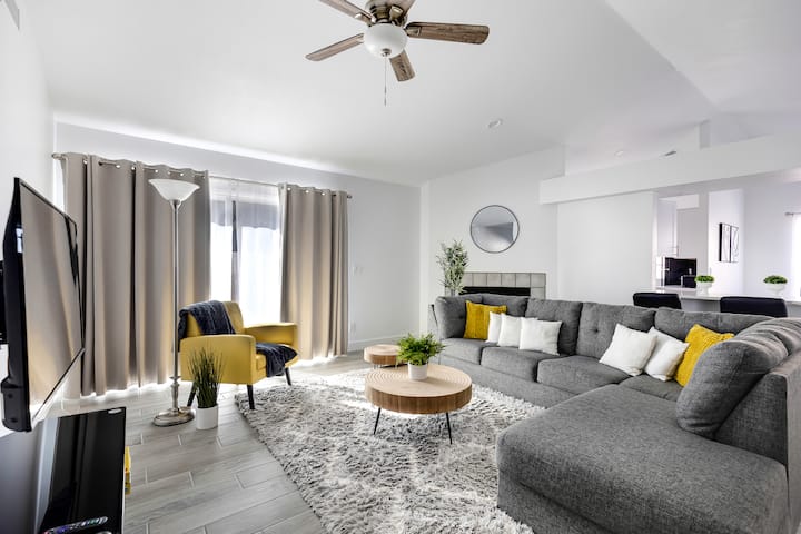 Extremely Close To Stadium Renovated Home - Glendale, AZ