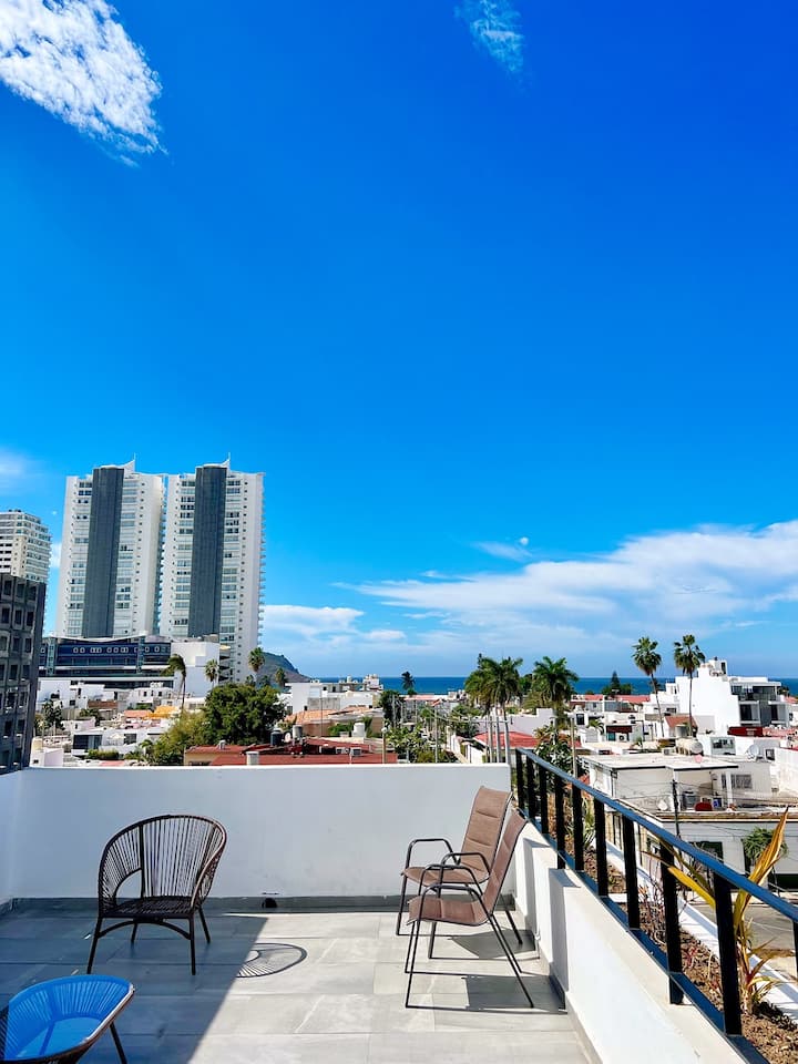 Beautiful Golden Zone Condominium Near The Beach - Mazatlan