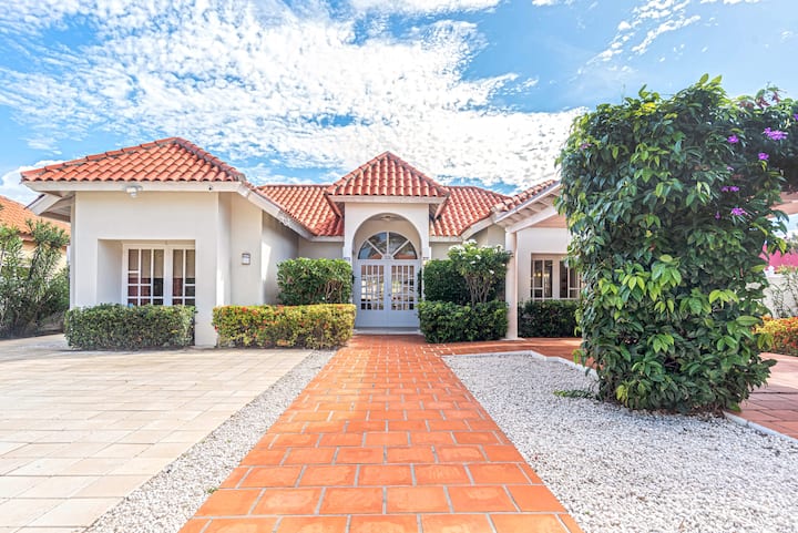Wayaca Retreat-4br 3ba Private Pool Quiet Location - Aruba