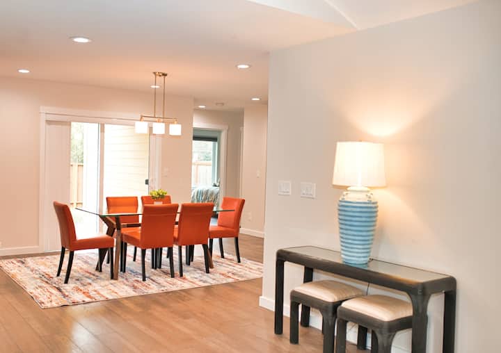 Charming, New Home In Greenlake, 4br 3ba - Seattle, WA