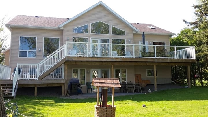 Executive Waterfront, Bobcaygeon - Kawartha Lakes