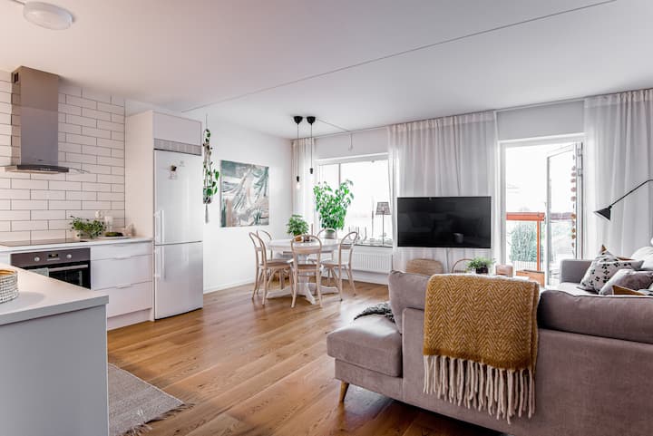 Centralt Boende - 10 Minuter Gång Till Lassalyckan - Ulricehamn