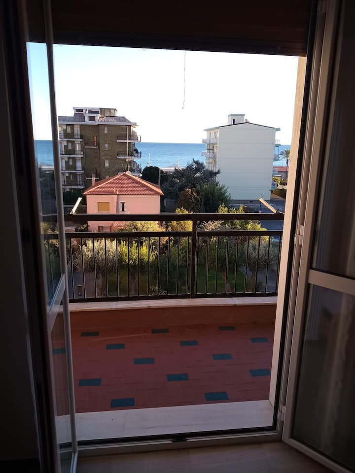 With Private Parking Near Beach And Mountains - Pietra Ligure