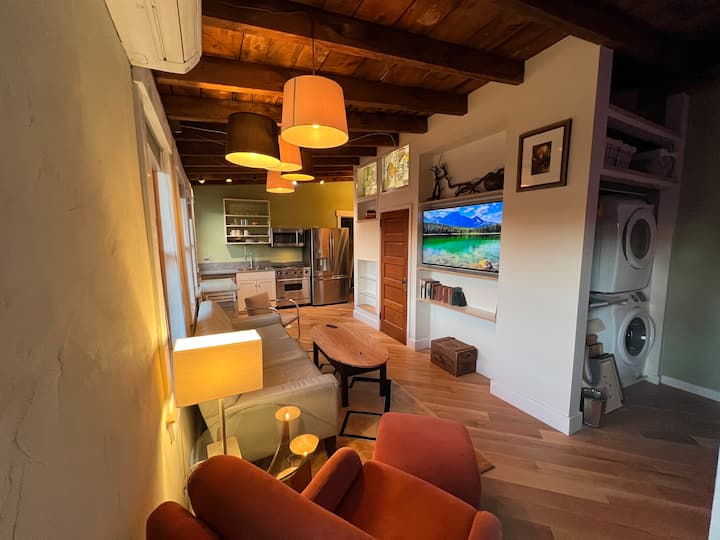 Downtown With Rooftop Deck - Lancaster, PA