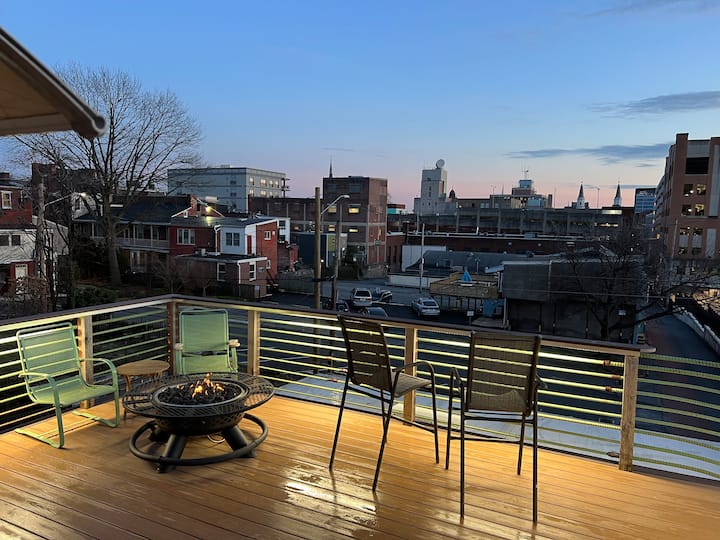 Downtown With Rooftop Deck - Lancaster, PA