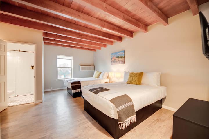 Taos Suite At Taos Motor Lodge - Taos, NM