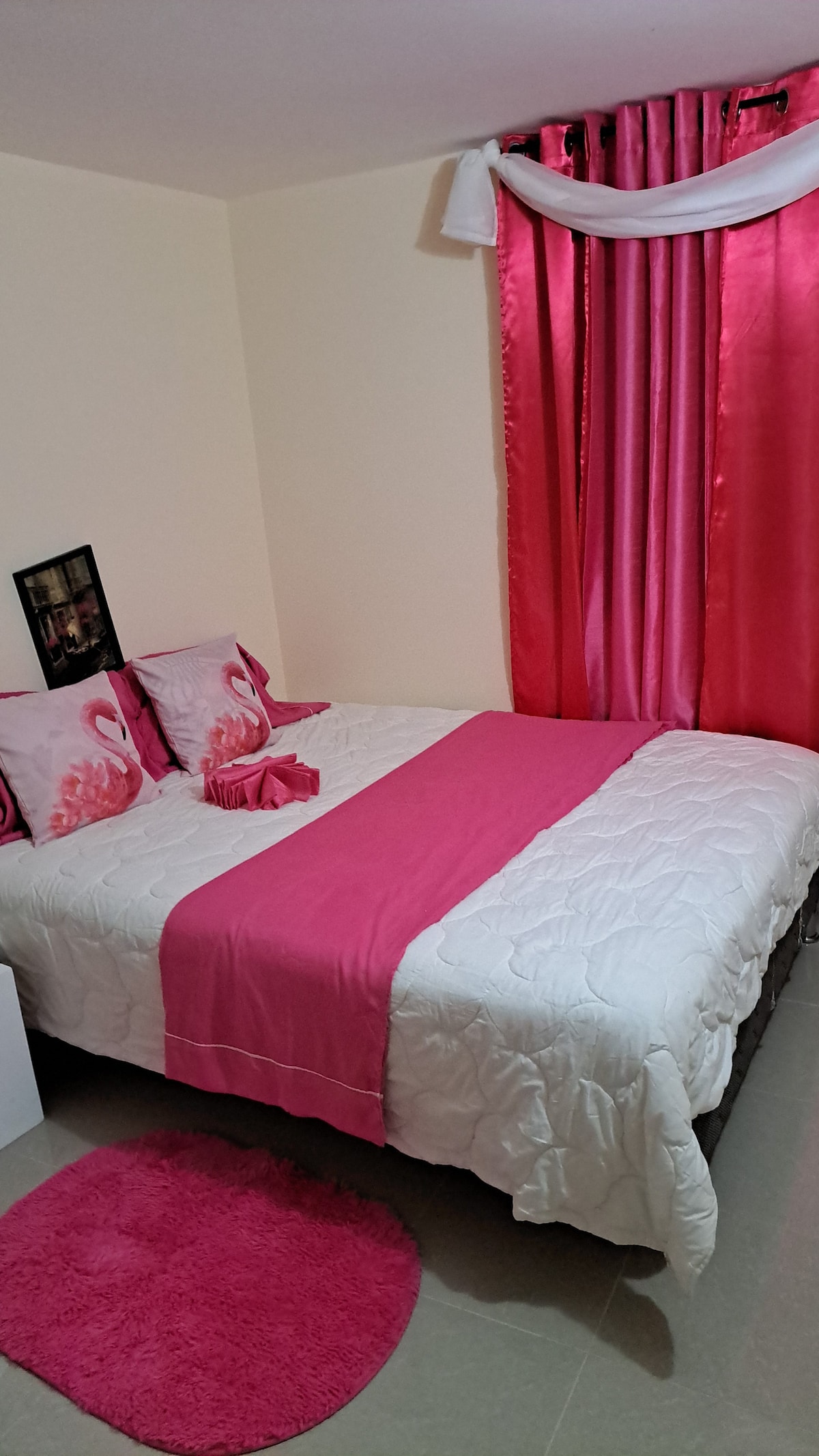 JOJO Guest House #2 - Queen Bed - Bed and breakfasts for Rent in ...