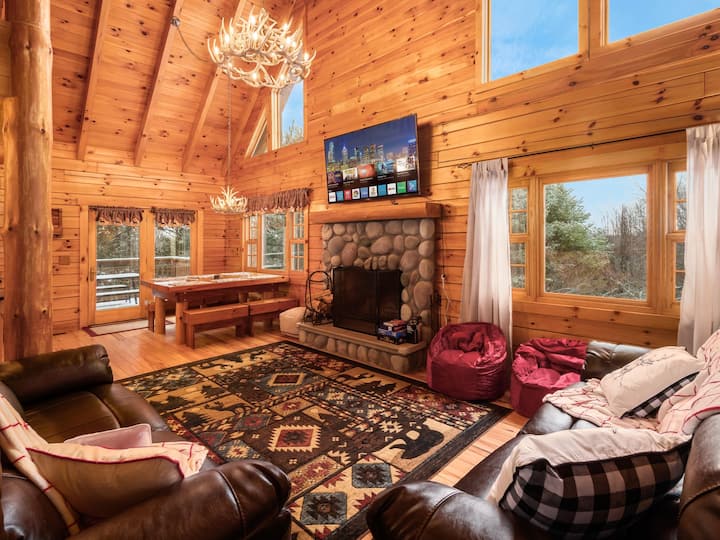 Sugar Grove Retreat - Hot Tub - Hocking Hills! - Hocking County, OH