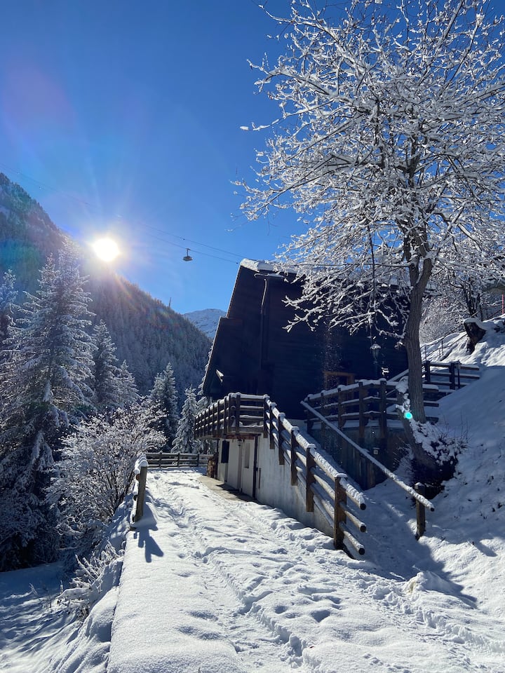 Entire Traditional Chalet In Beautiful Location - Zinal