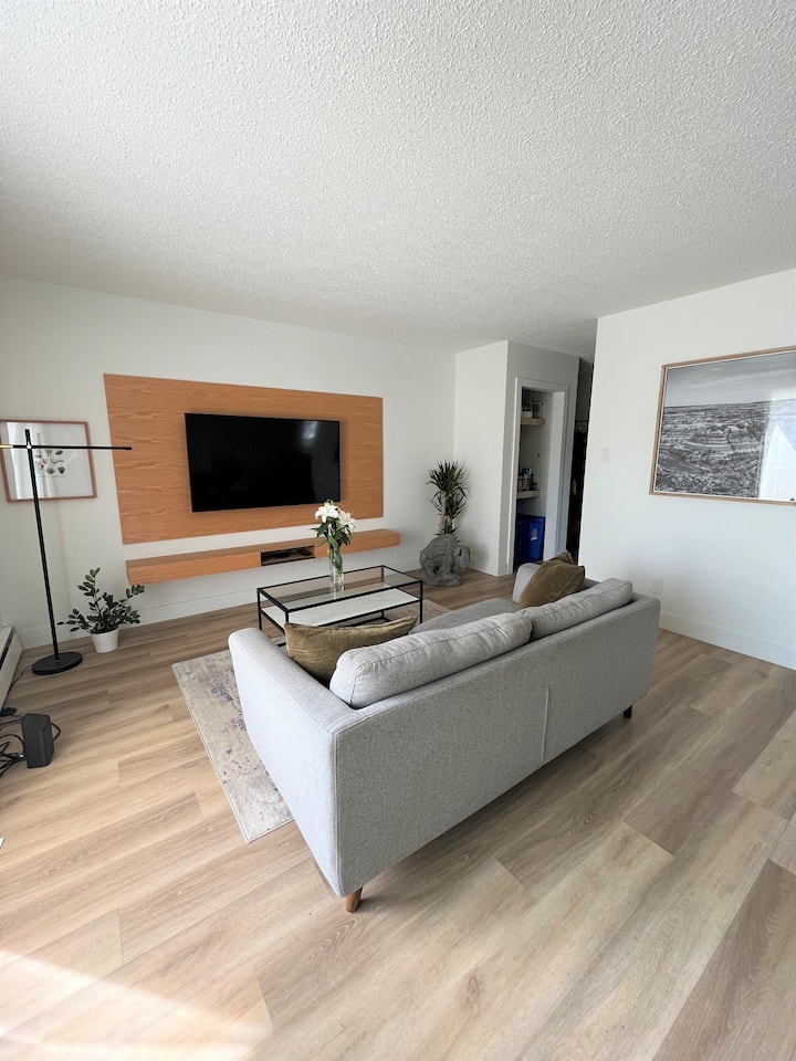 Bright, Spacious & Modern 2 Bdr - St. Albert