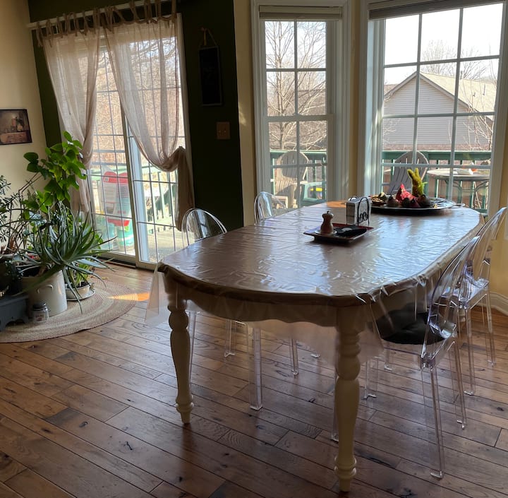 Travelling Nurses Furnished House Bloomington In - Bloomington, IN