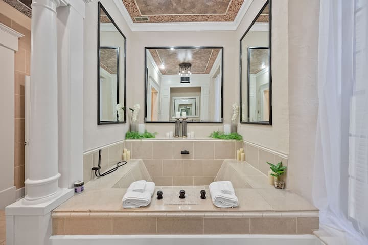 Oregon Haus, Heart Of Oregon District, Bottom Unit - Dayton, OH