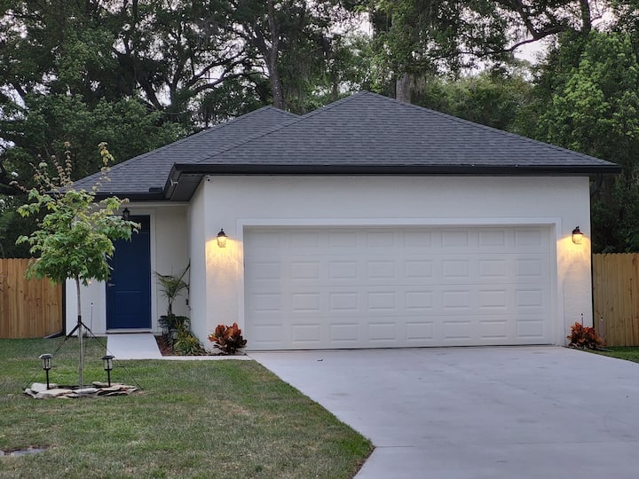 New Home- 3/2 Plus Garage-near Everything! - Mount Dora