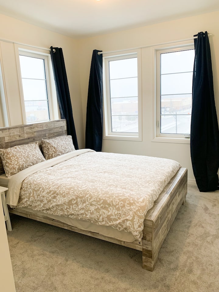 Beautiful Private Suite In Bowmanville - Bowmanville
