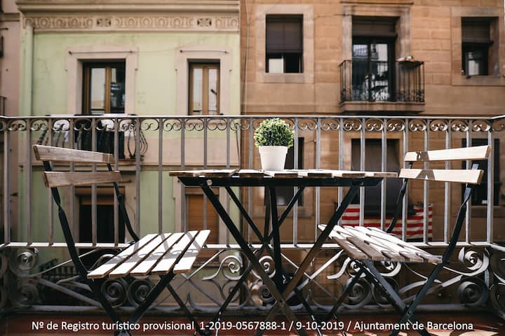 La Rambla- Catalonia Square Apt 4bd-2bth - Barcelona