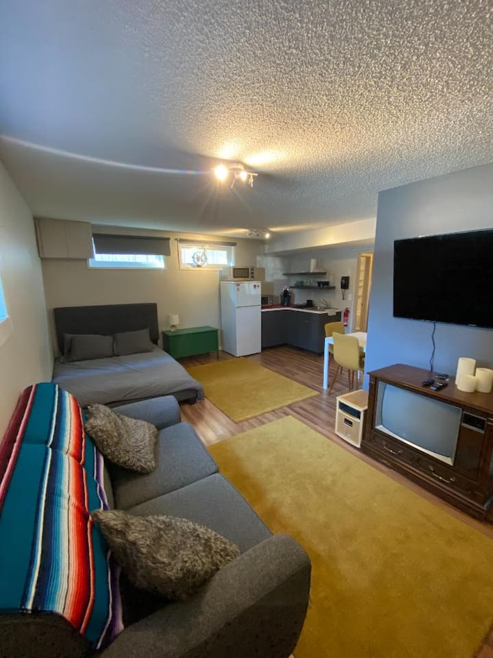 Self-contained Studio Suite - Calgary