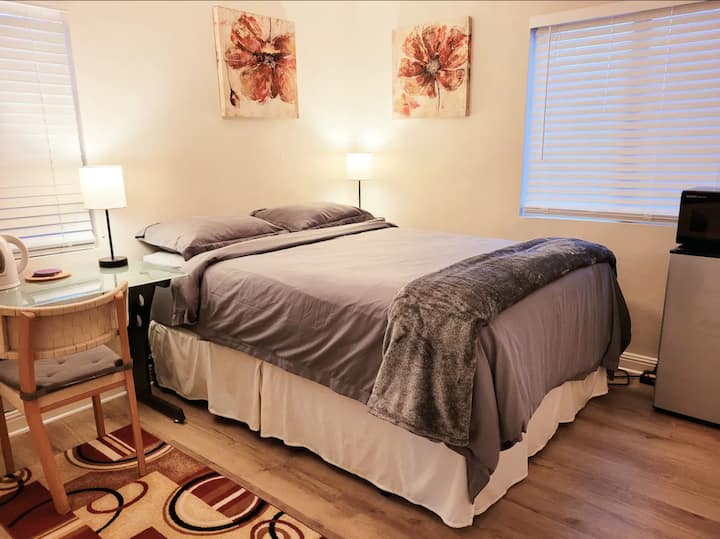 Private Entrance Bedroom/bath In Family House - Hawthorne, CA