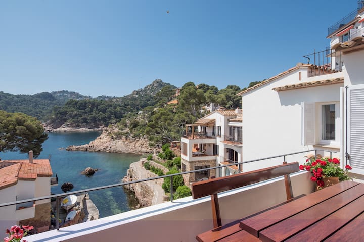 Aiguablava Luxury Deluxe Sea View - 2 Bed - Llafranch