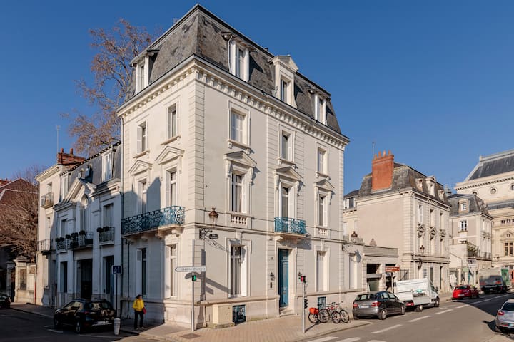 Maison Entière 10 Ch Pdj Proche Opéra - Tours