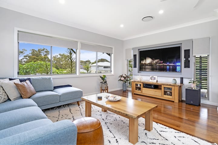 Spacious 2bd Home Nr Beach & Town/yard & Bbq - South West Rocks