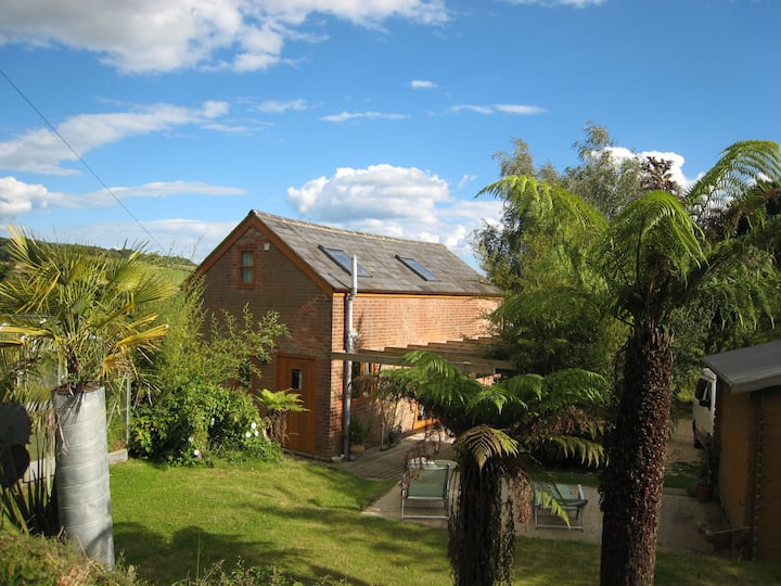 Ralph's Barn With Hot Tub - Isle of Wight