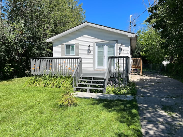 Lake Simcoe Beach Oasis With Backyard And Firepit - Georgina