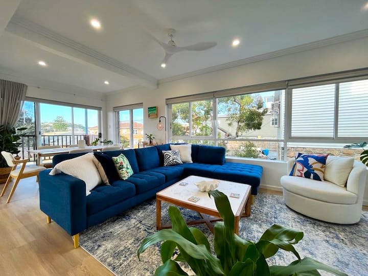 Modern Beach Apartment In Freshie - Manly