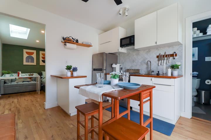 Ltr! Guest Suite W/ Private Entry, Yard & Parking - Denver, CO