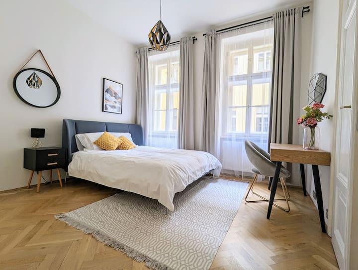 New 2br Apartment In Karlin (87 M2) - プラハ