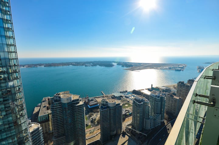 Stunning Lake View Penthouse • 23 Min To Bmo Field - Toronto