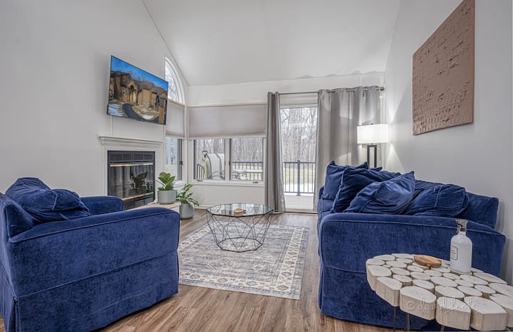 The Galena Getaway | Townhouse In Galena Territory - Galena, IL