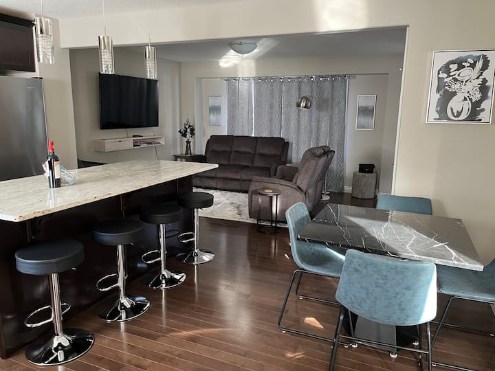 Comforts Of Home/ideal Location - Edmonton