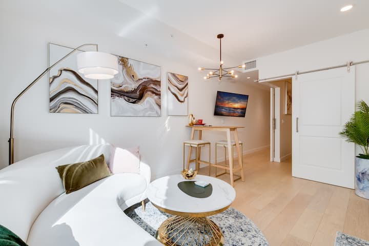 Fashion Life In Downtown La - Silver Lake, CA