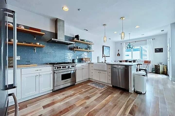 Wildwood Crest Luxury Condo W Stunning Ocean Views - Wildwood Crest, NJ