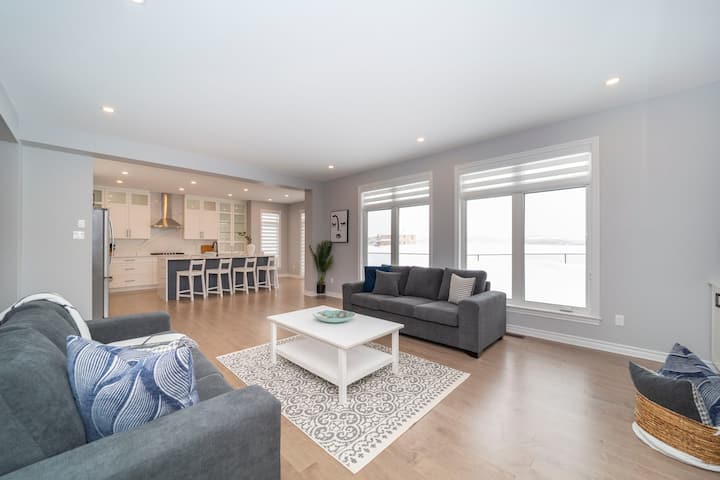Alluring Large Single Family Home - Ottawa