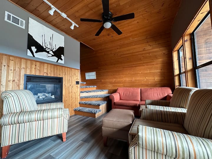 Lakeview Cabin Grand - Canyon Lake, TX