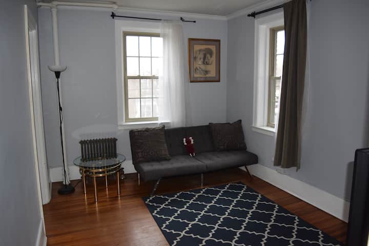 Cozy Private Apartment In Historic Building - Bridgeport, CT