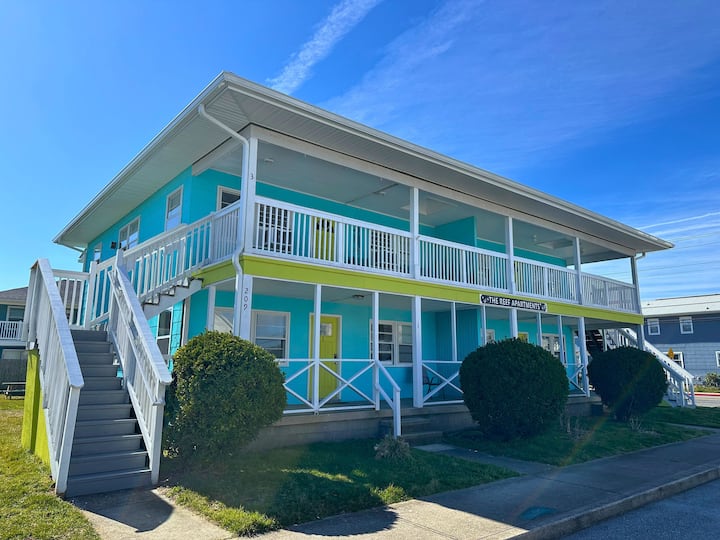 Sleeps 28. 8bdr/4ba/4 Kitchens. Beach House - Ocean City, MD