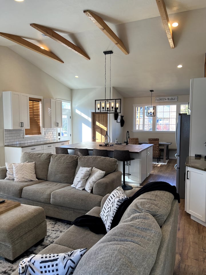 Downtown Coeur D'alene Modern Farmhouse - Coeur d'Alene, ID